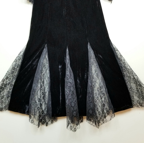 The Pyramid Collection | Dresses | The Pyramid Collection Velvet Lace ...
